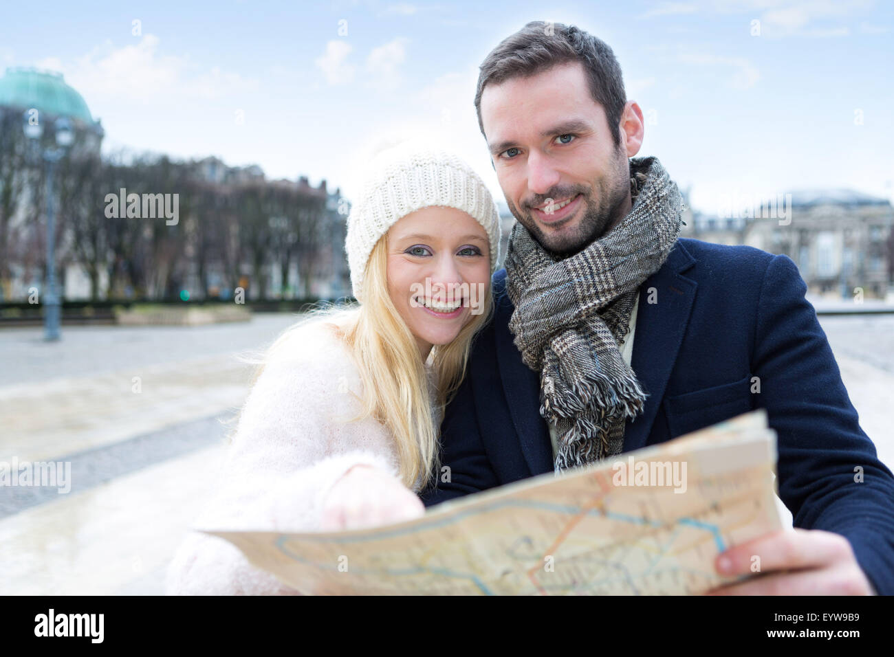 Couple map hi-res stock photography and images - Alamy