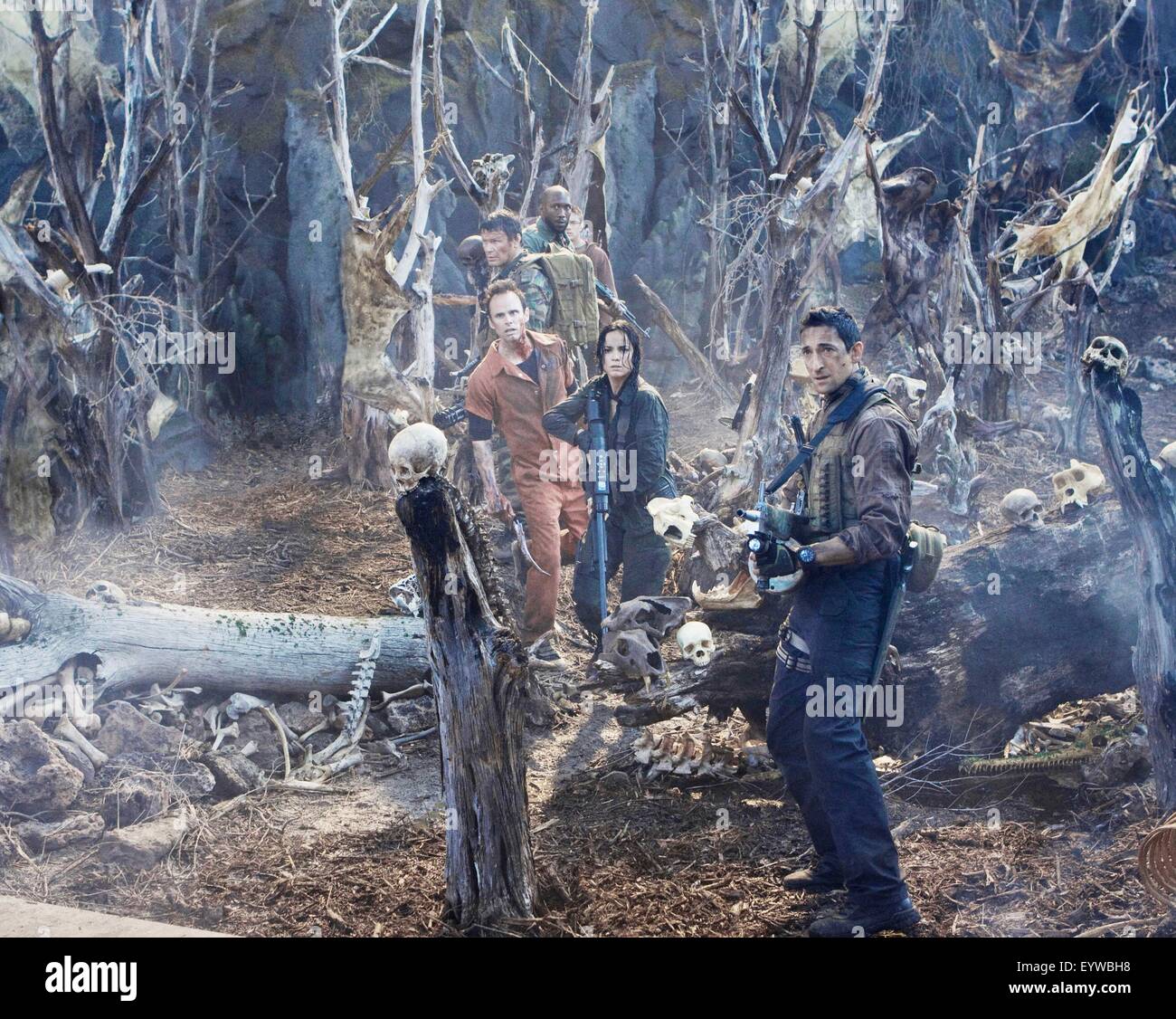 Predators ; Year : 2010 USA ; Director : Nimrod Antal ; Walton Goggins ...