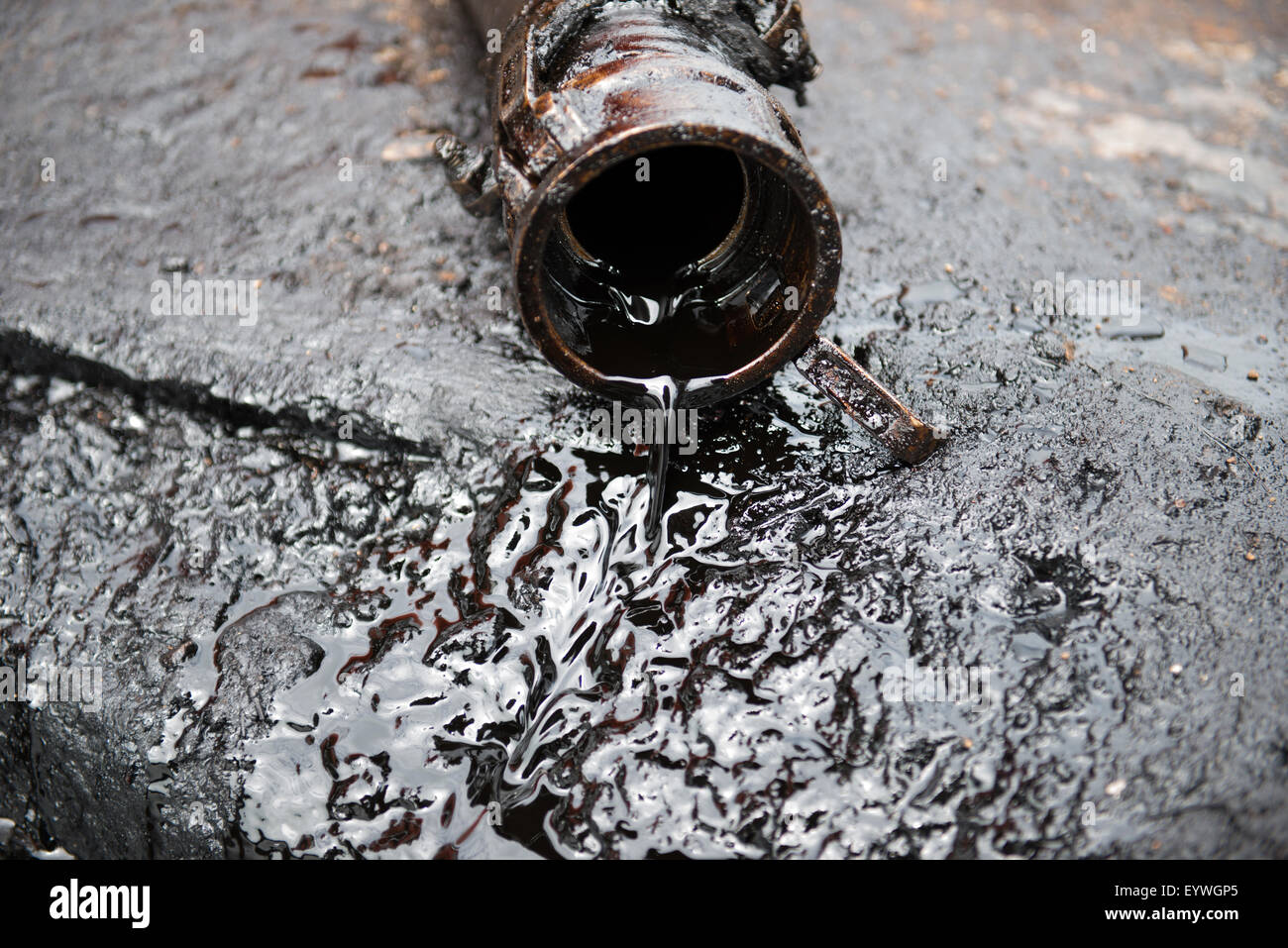 Crude oil pipeline hi-res stock photography and images - Alamy