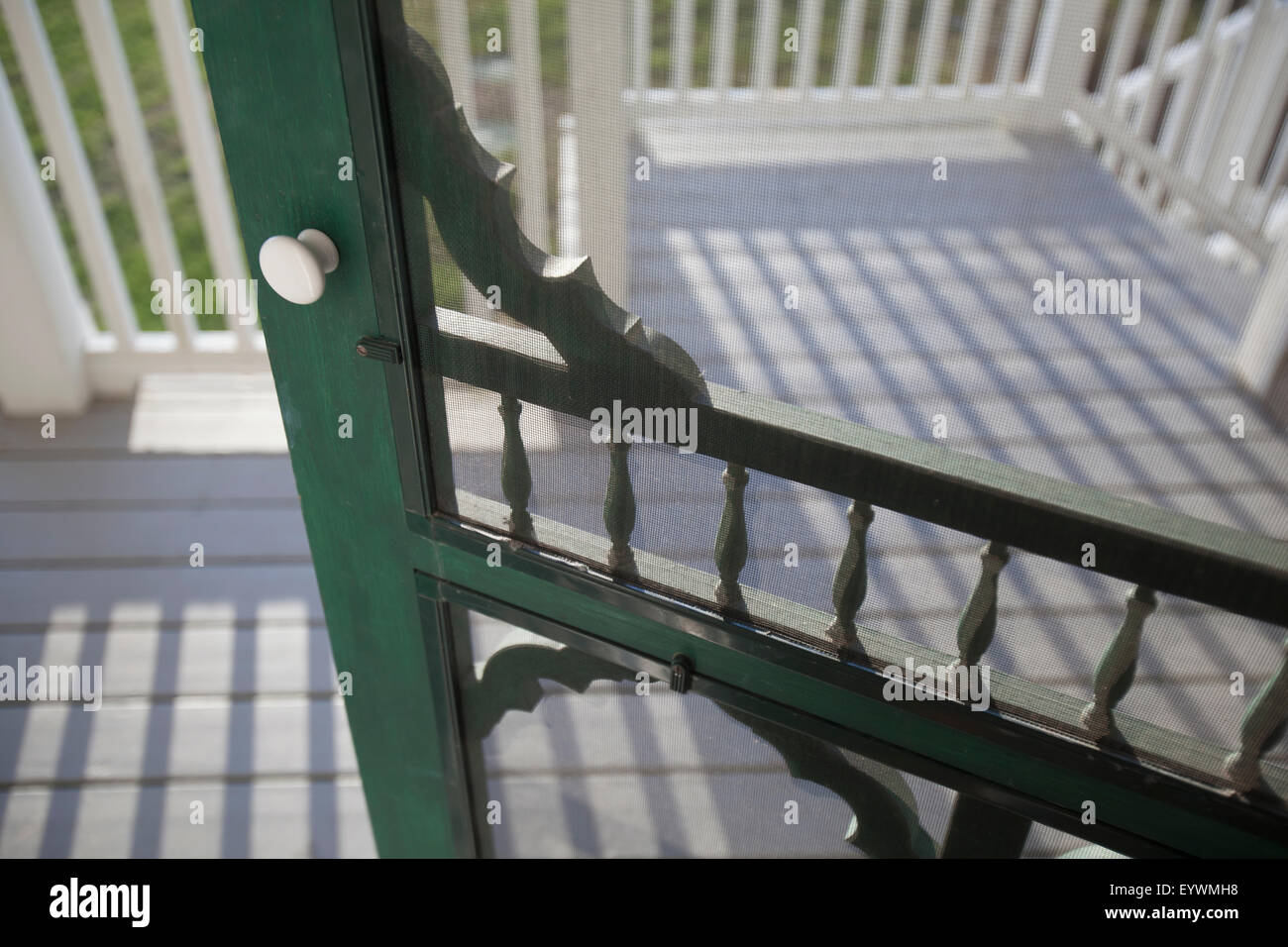 Screen door hi-res stock photography and images - Alamy