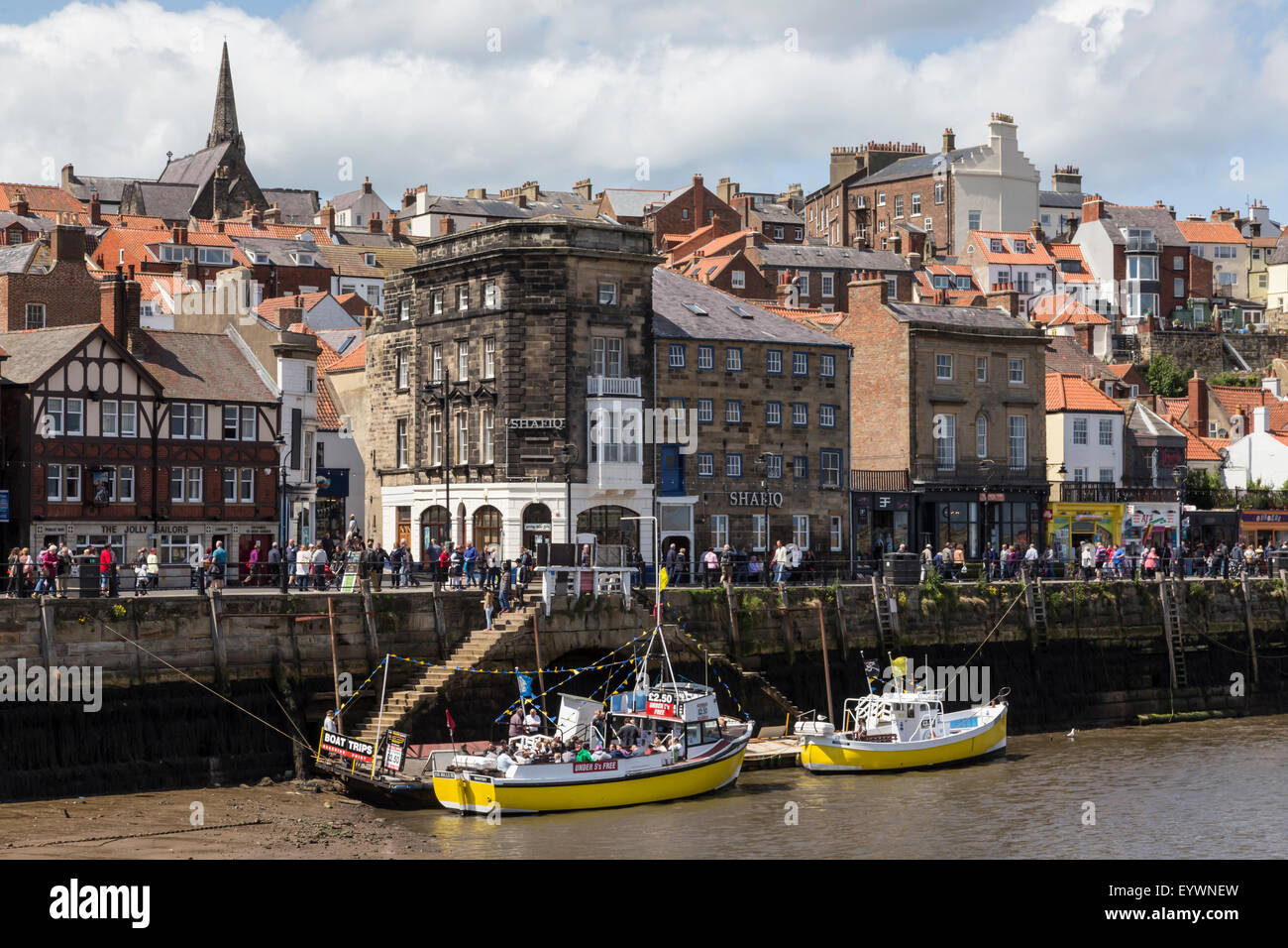 Pier road whitby hi-res stock photography and images - Alamy