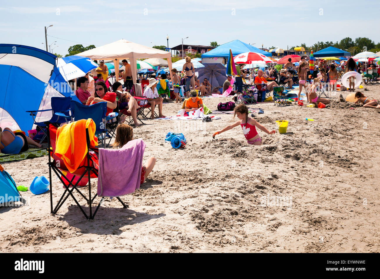 Busy crowed beach at Wasaga Beach in Ontario, Canada, Worlds longest ...