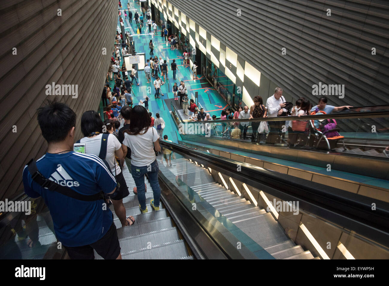 Mrt stations hi-res stock photography and images - Alamy