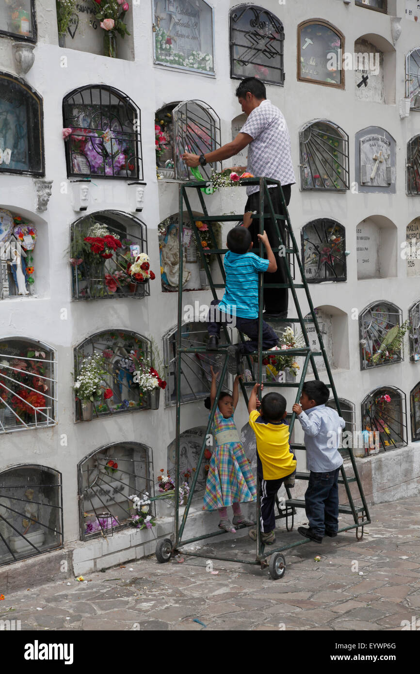 Ecuador grave hi-res stock photography and images - Alamy