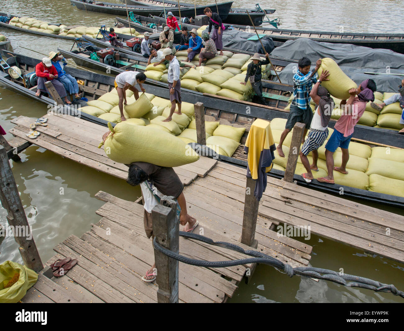 Sacks of rice hi-res stock photography and images - Alamy