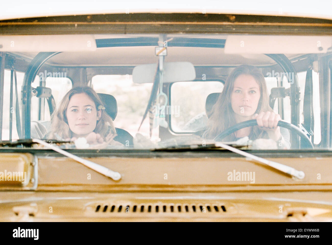 4x4 vehicle in a desert hi-res stock photography and images - Alamy