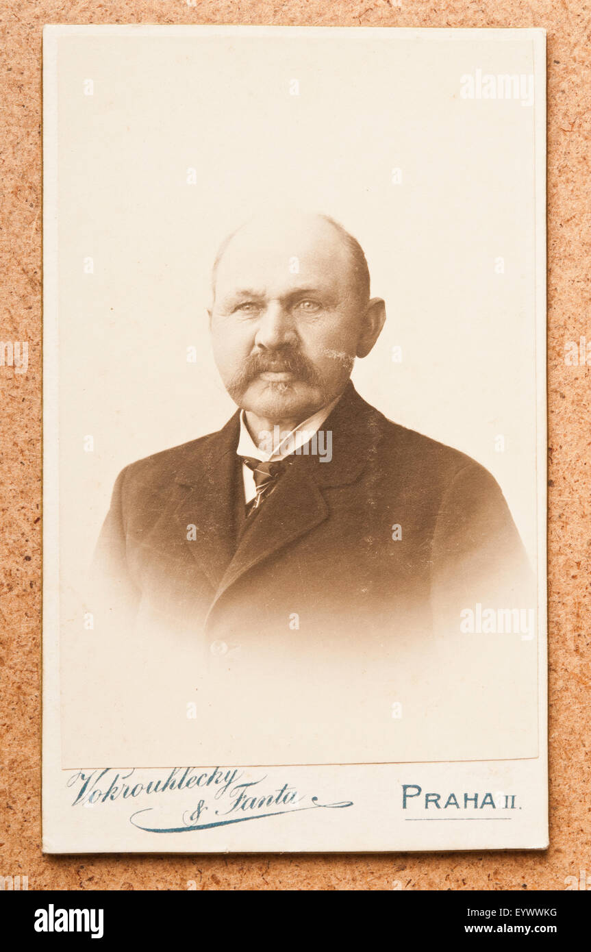 antique 19th century cdv or carte de visite photo portrait of a man ...