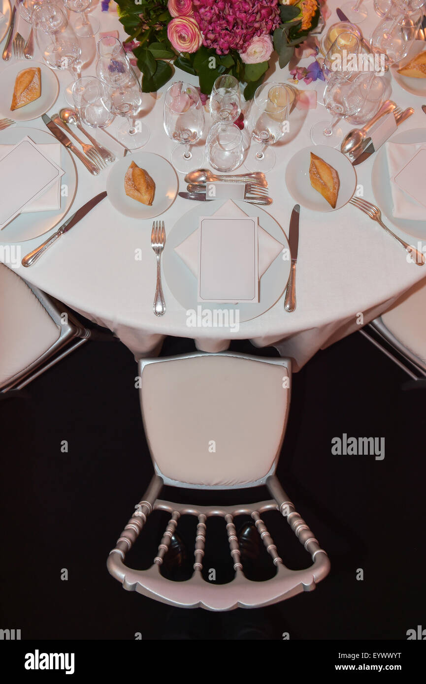 Formal dinner people hi-res stock photography and images - Alamy