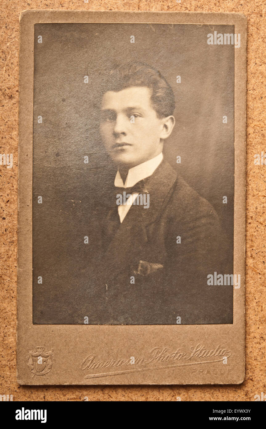 antique 19th century cdv or carte de visite photo portrait of a man ...