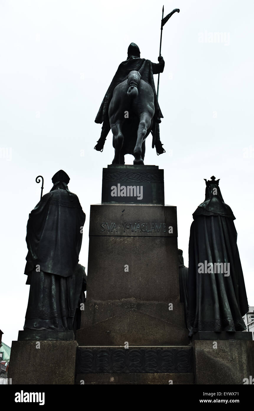 Back view statue hi-res stock photography and images - Alamy