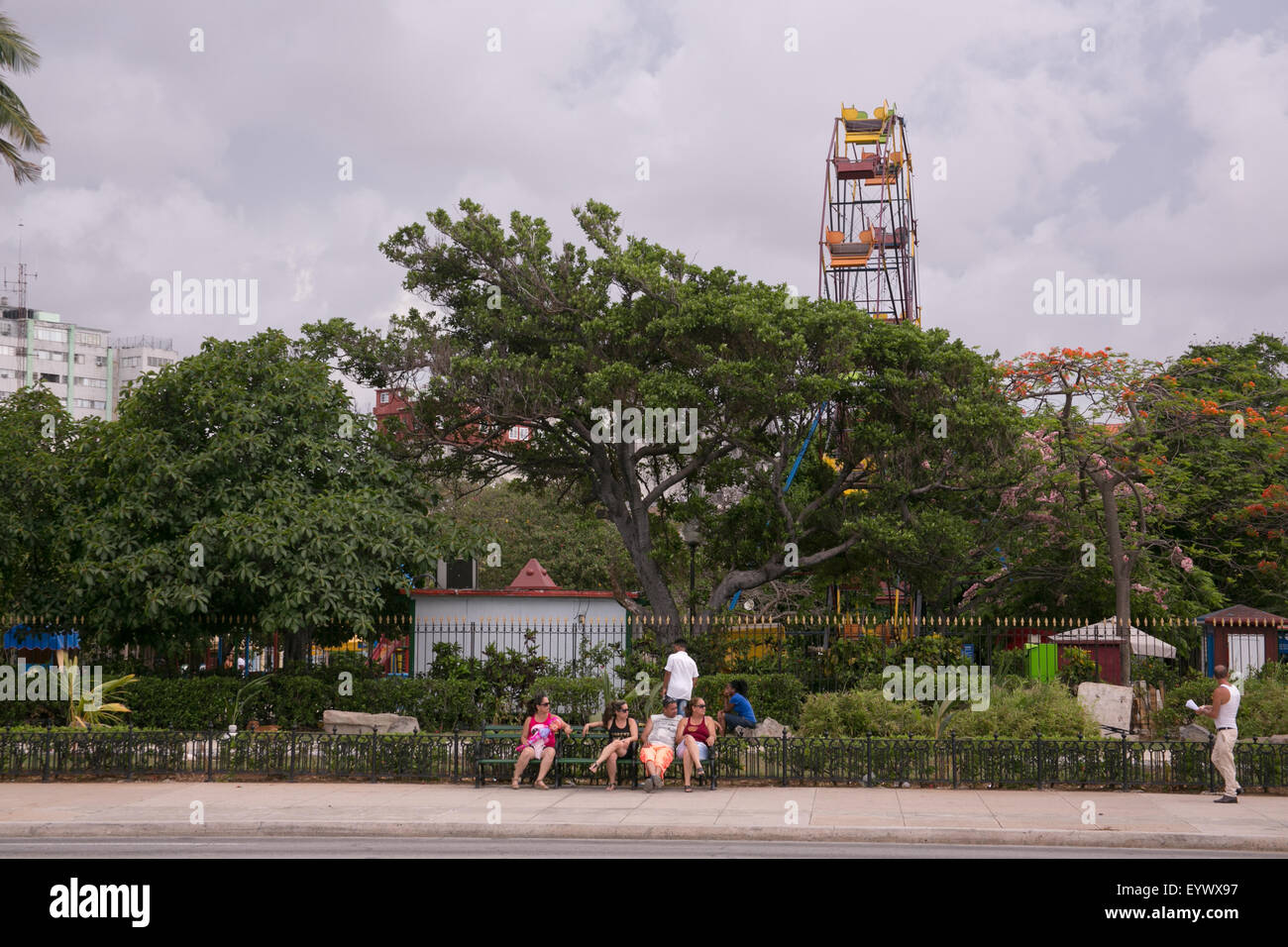 People on a public bench in Havana, Cuba Stock Photo - Alamy