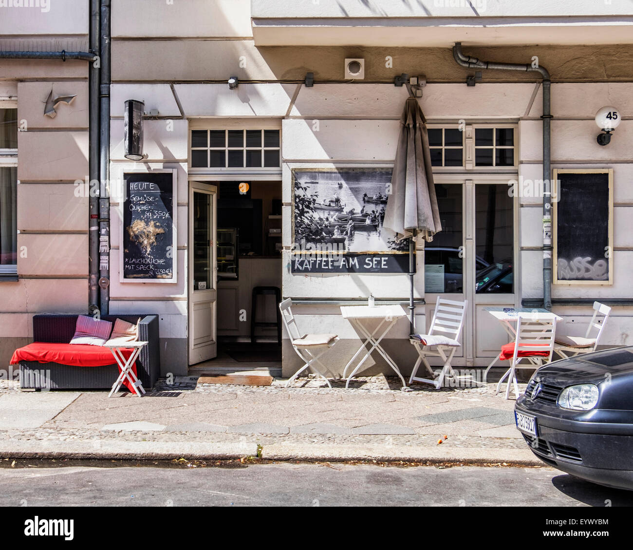 Kaffee am See, cafe exterior, coffee shop with pavement tables Choriner ...