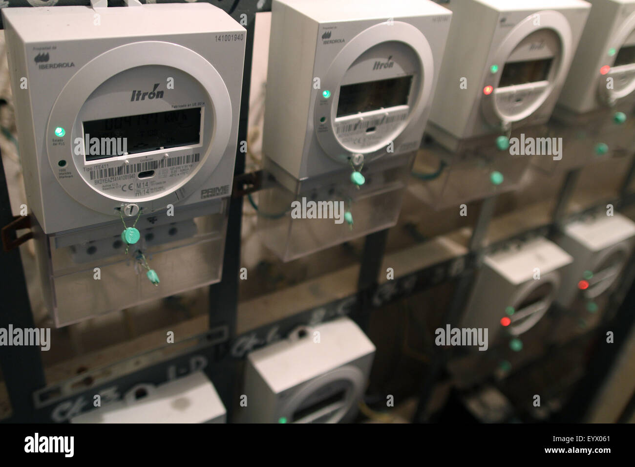 Smart meters hi-res stock photography and images - Alamy