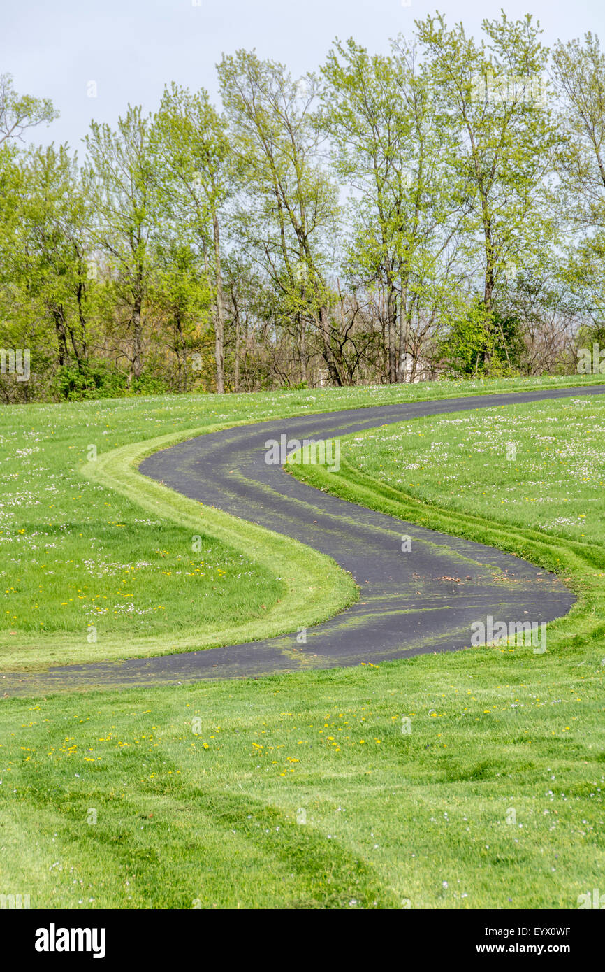 Curved driveways hi-res stock photography and images - Alamy