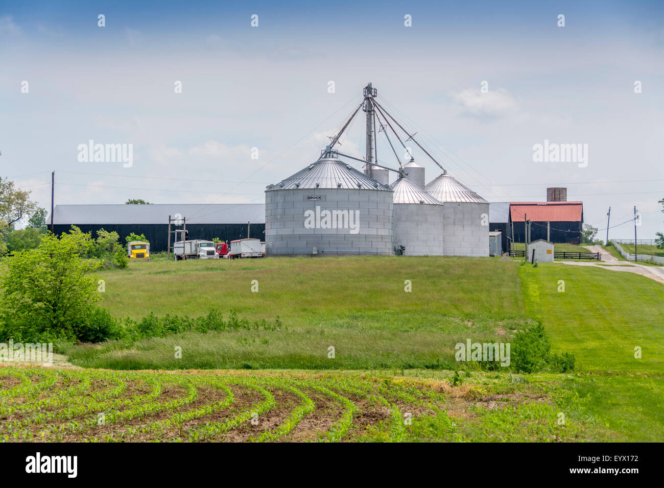 Farm silos images hi-res stock photography and images - Alamy