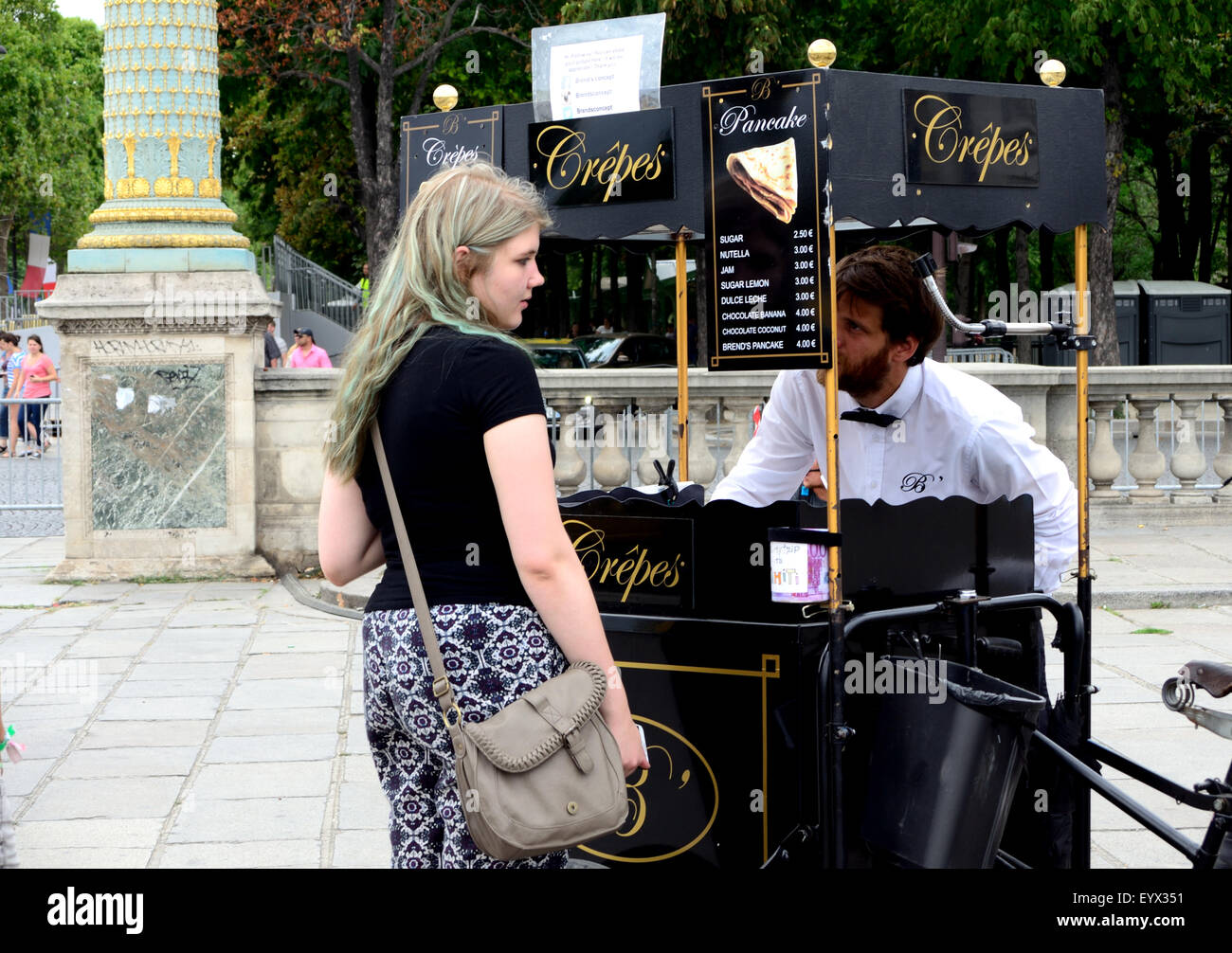 Paris street food crepe hi-res stock photography and images - Alamy
