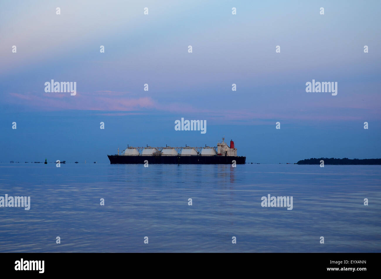 Lng gas hi-res stock photography and images - Alamy