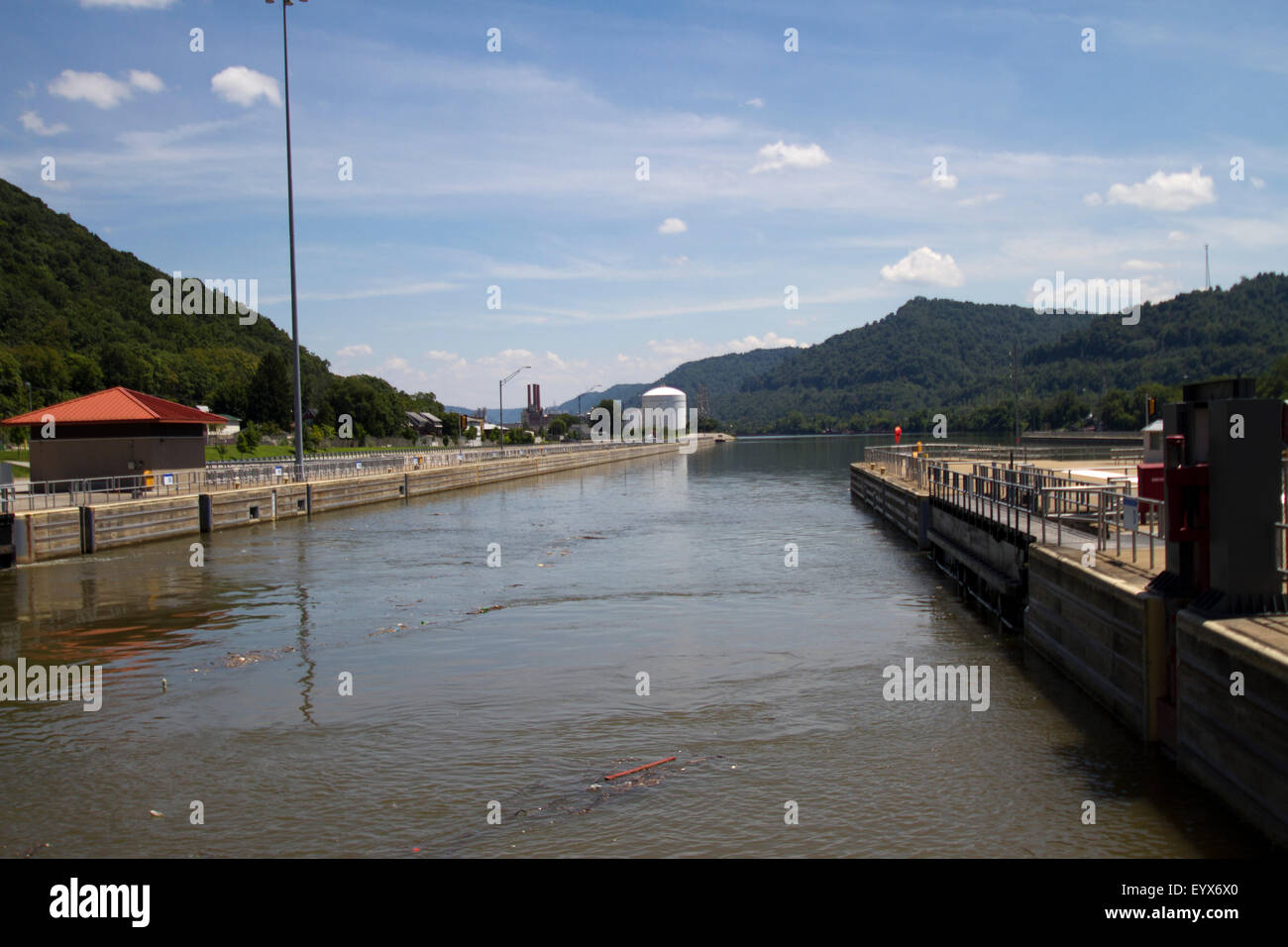 Navigation locks hi-res stock photography and images - Alamy