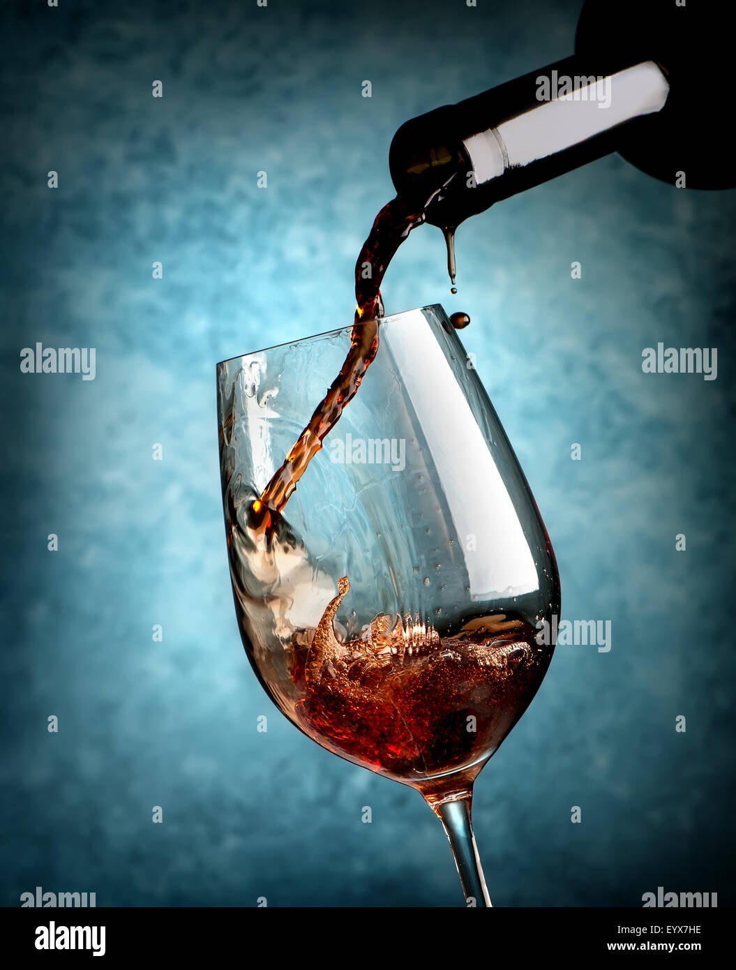 Pouring wine into a glass hi-res stock photography and images - Alamy