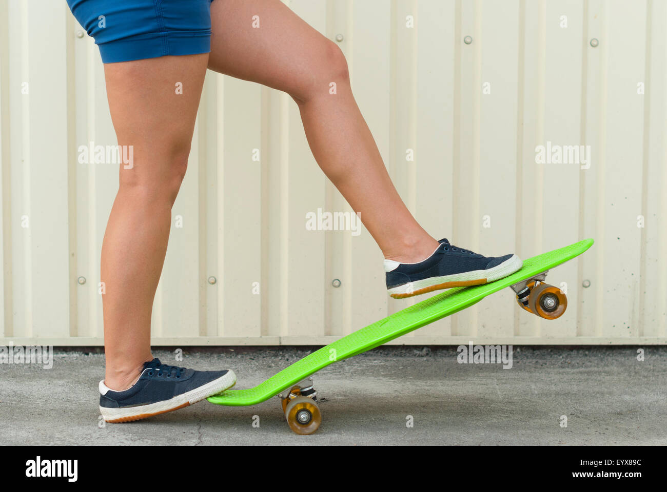 Girl skateboard jump hi-res stock photography and images - Alamy