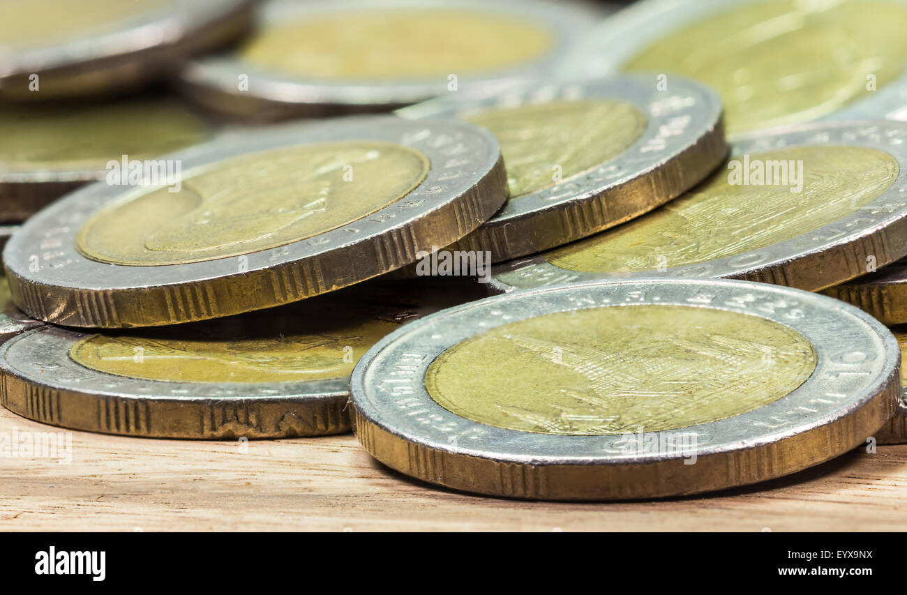 Coins of Thailand. Wat Arun Temple in Bangkok, Thailand, depicted in ...
