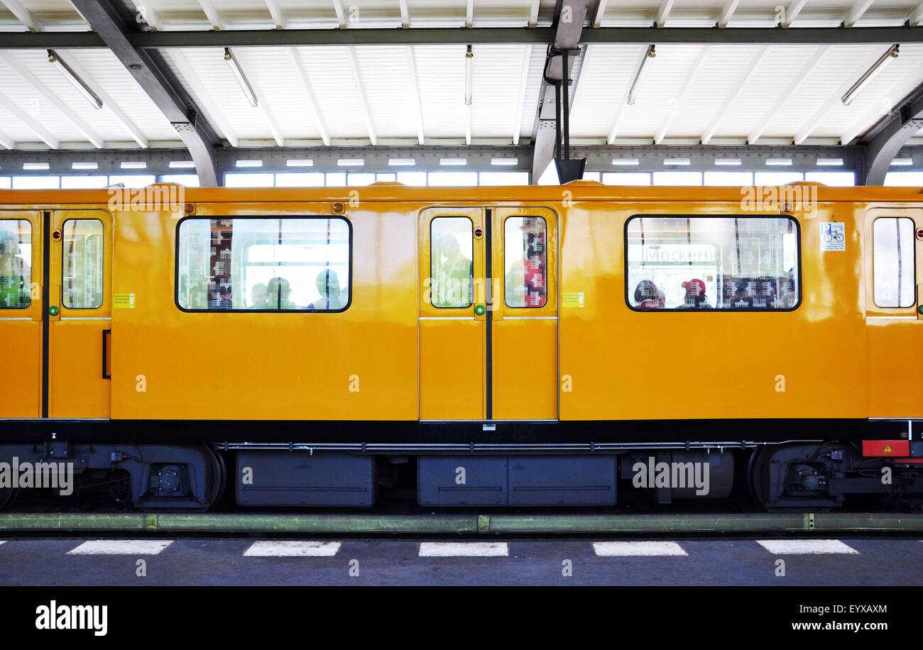 Germany metro carriages hi-res stock photography and images - Alamy