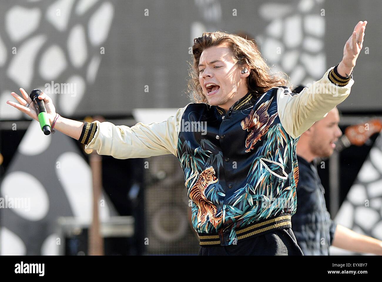 New York, NY, USA. 4th Aug, 2015. Harry Styles, One Direction on stage ...