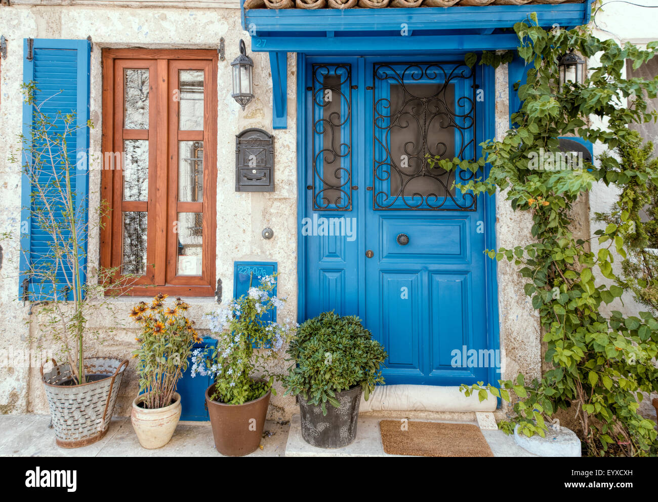 Front gate house hi-res stock photography and images - Alamy