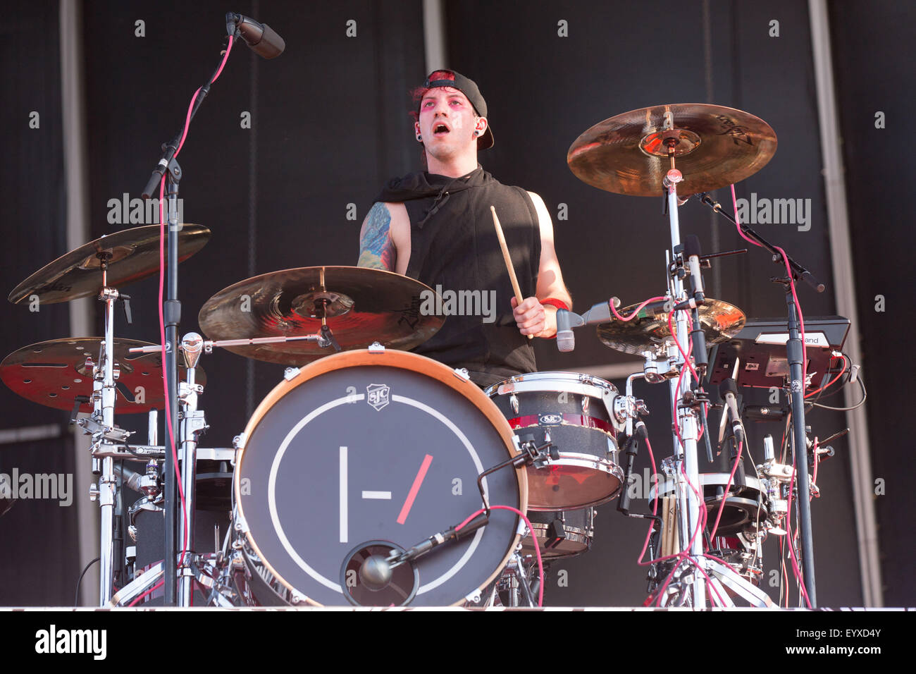 Chicago, Illinois, USA. 2nd Aug, 2015. Drummer JOSH DUN of Twenty One ...