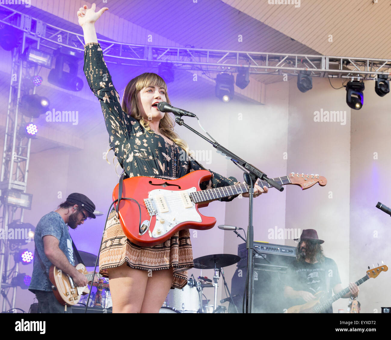 Chicago, Illinois, USA. 2nd Aug, 2015. ANGUS STONE and JULIA STONE (L-R ...