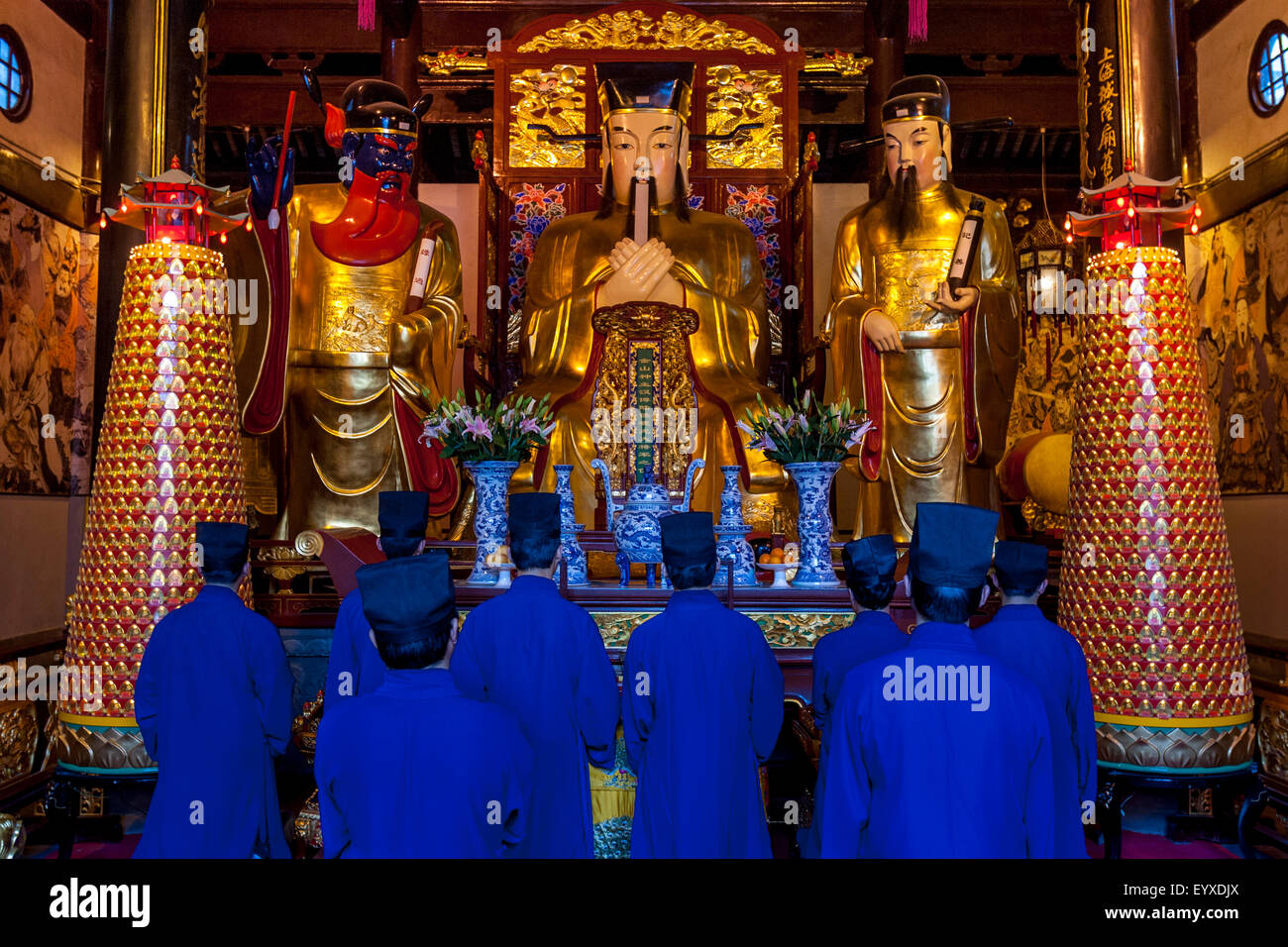 Taoist Monks Praying At The City God Temple (Chenghuang Miao Temple ...