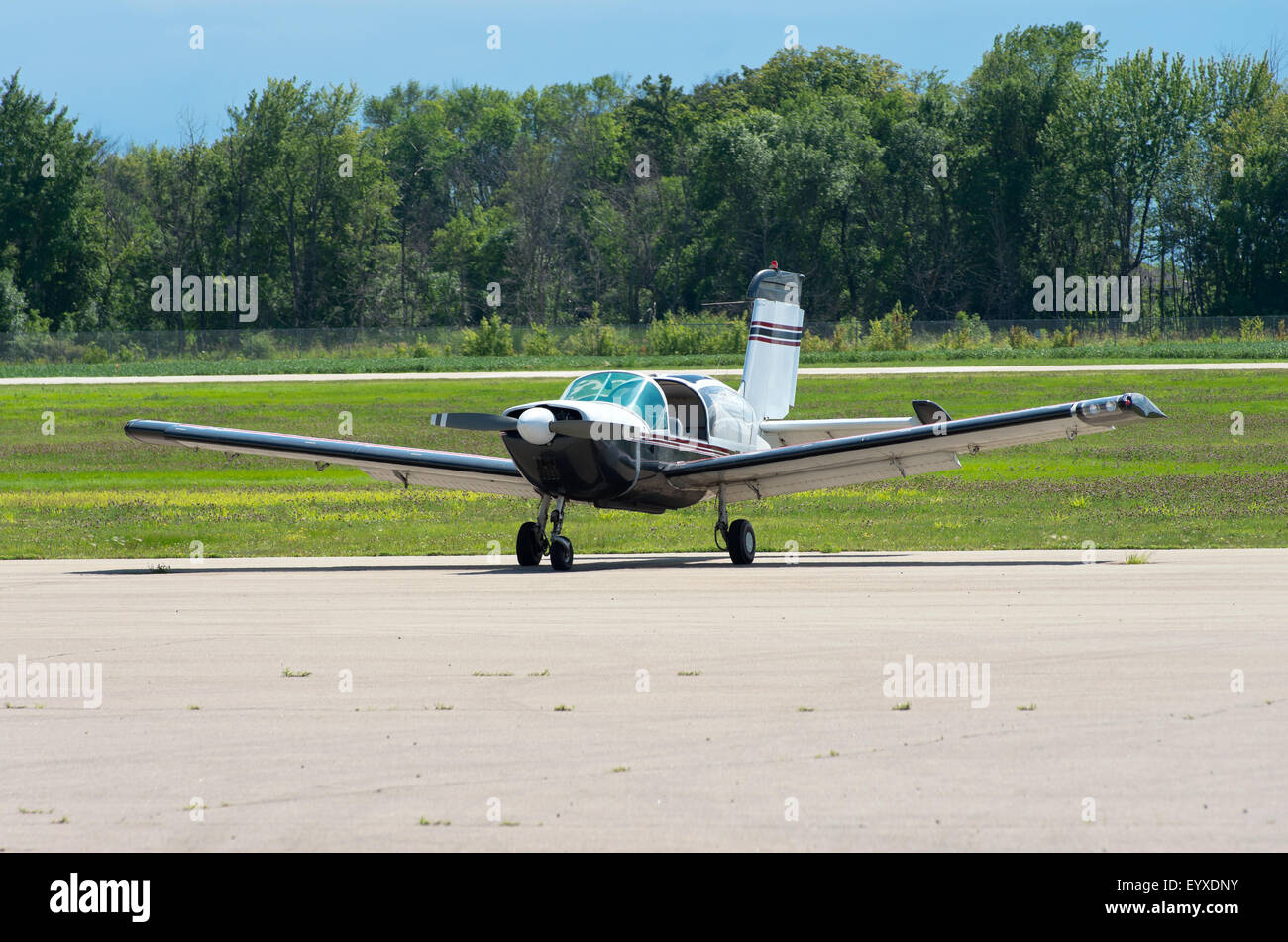 Tow plane hi-res stock photography and images - Alamy