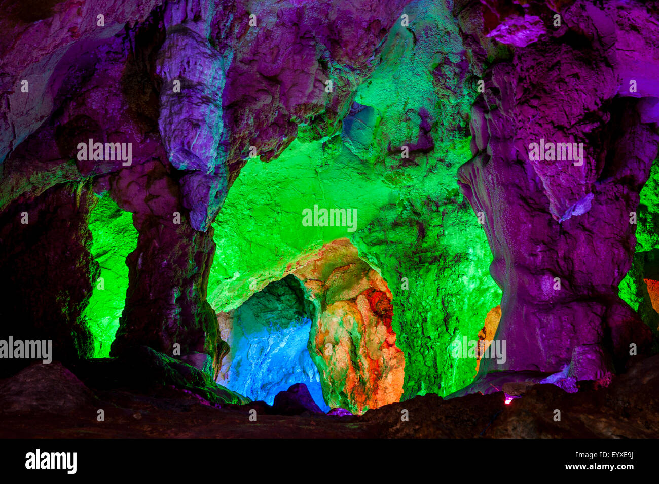 Silver cave guilin hi-res stock photography and images - Alamy