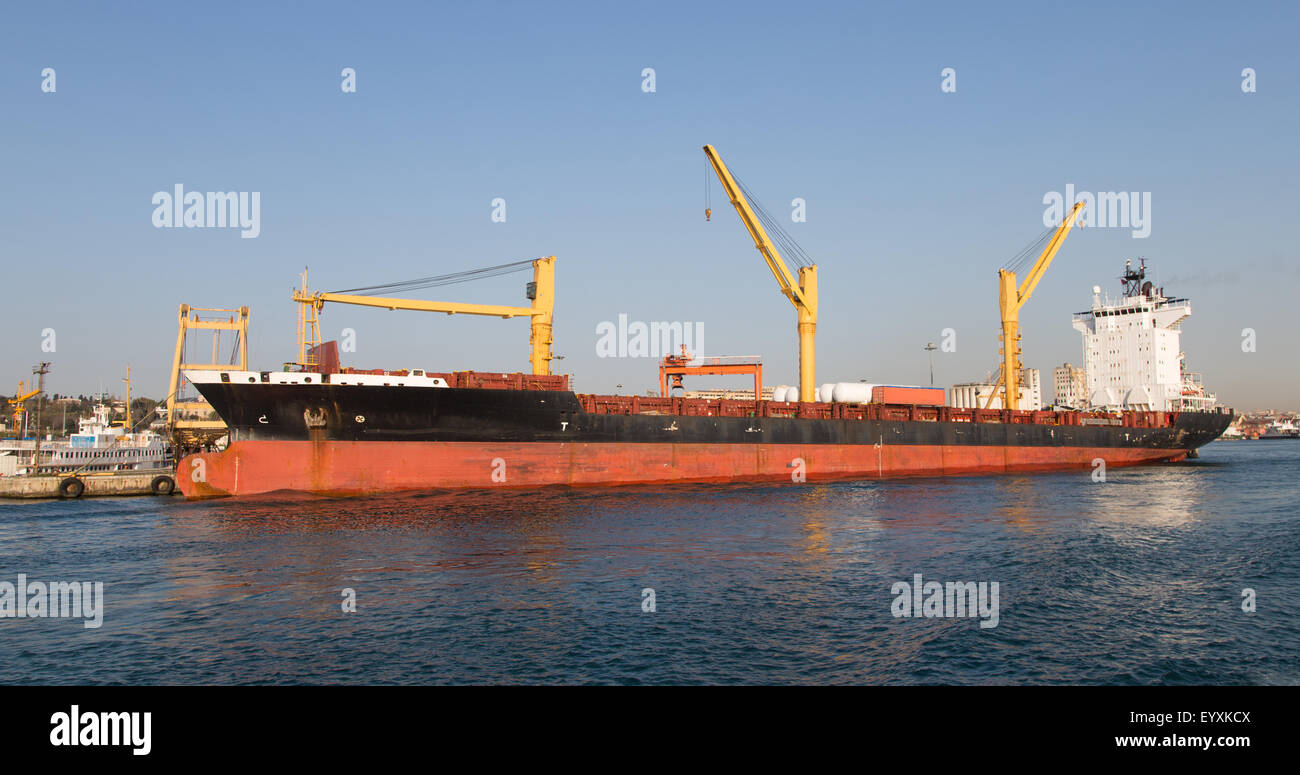 Waiting port hi-res stock photography and images - Alamy