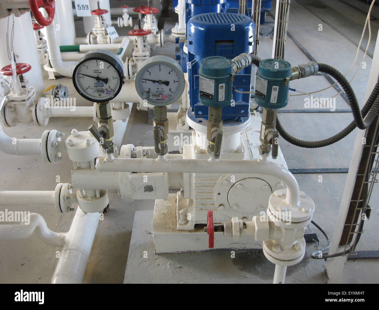 Oil refinery. Equipment for primary oil refining Stock Photo - Alamy