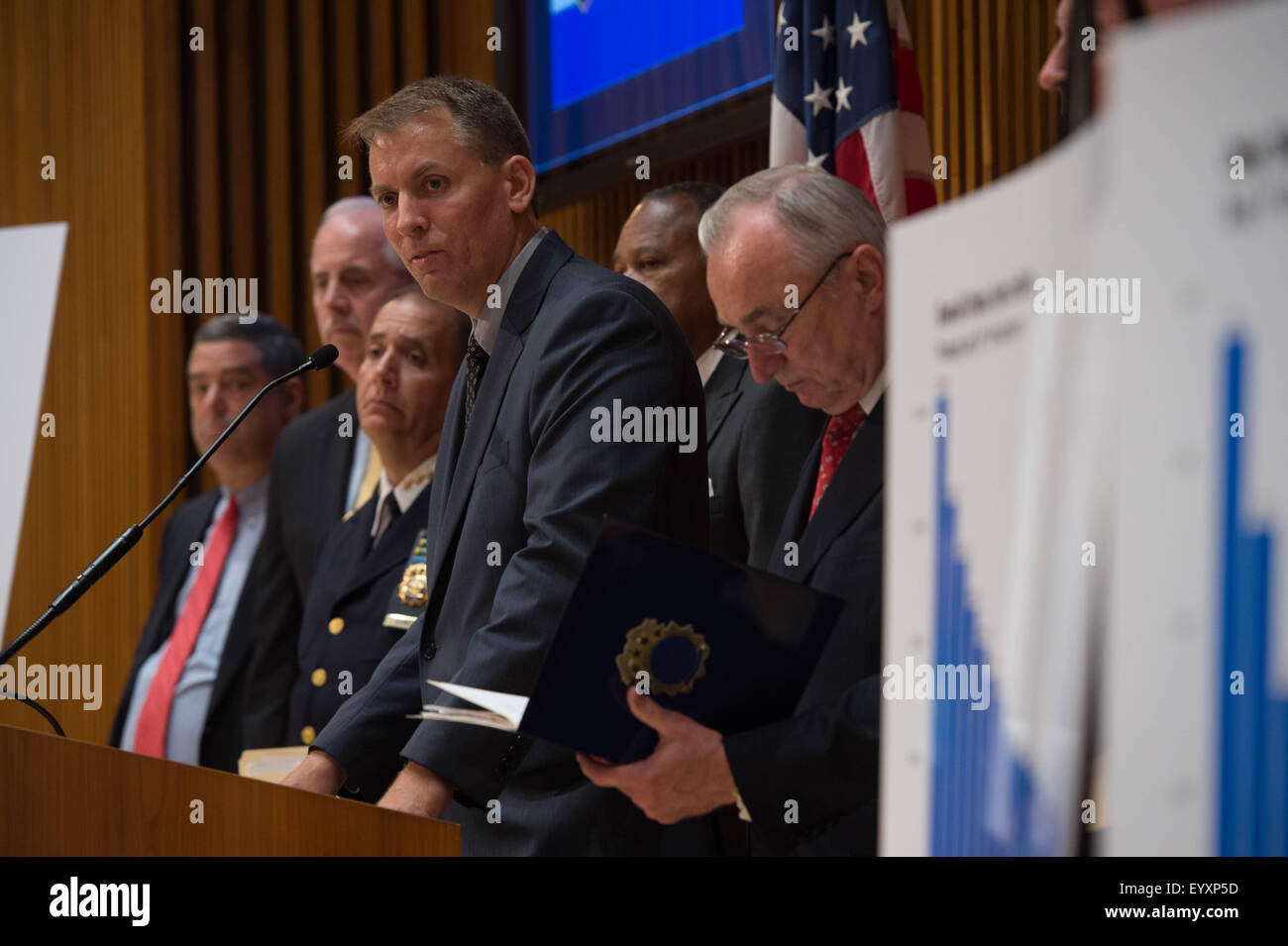 Nypd commissioner dermot shea hi-res stock photography and images - Alamy
