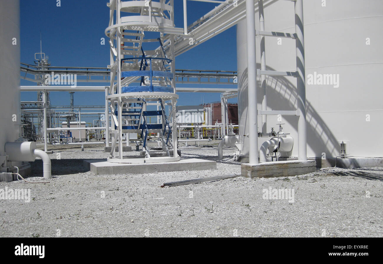 Oil refinery. Equipment for primary oil refining Stock Photo - Alamy