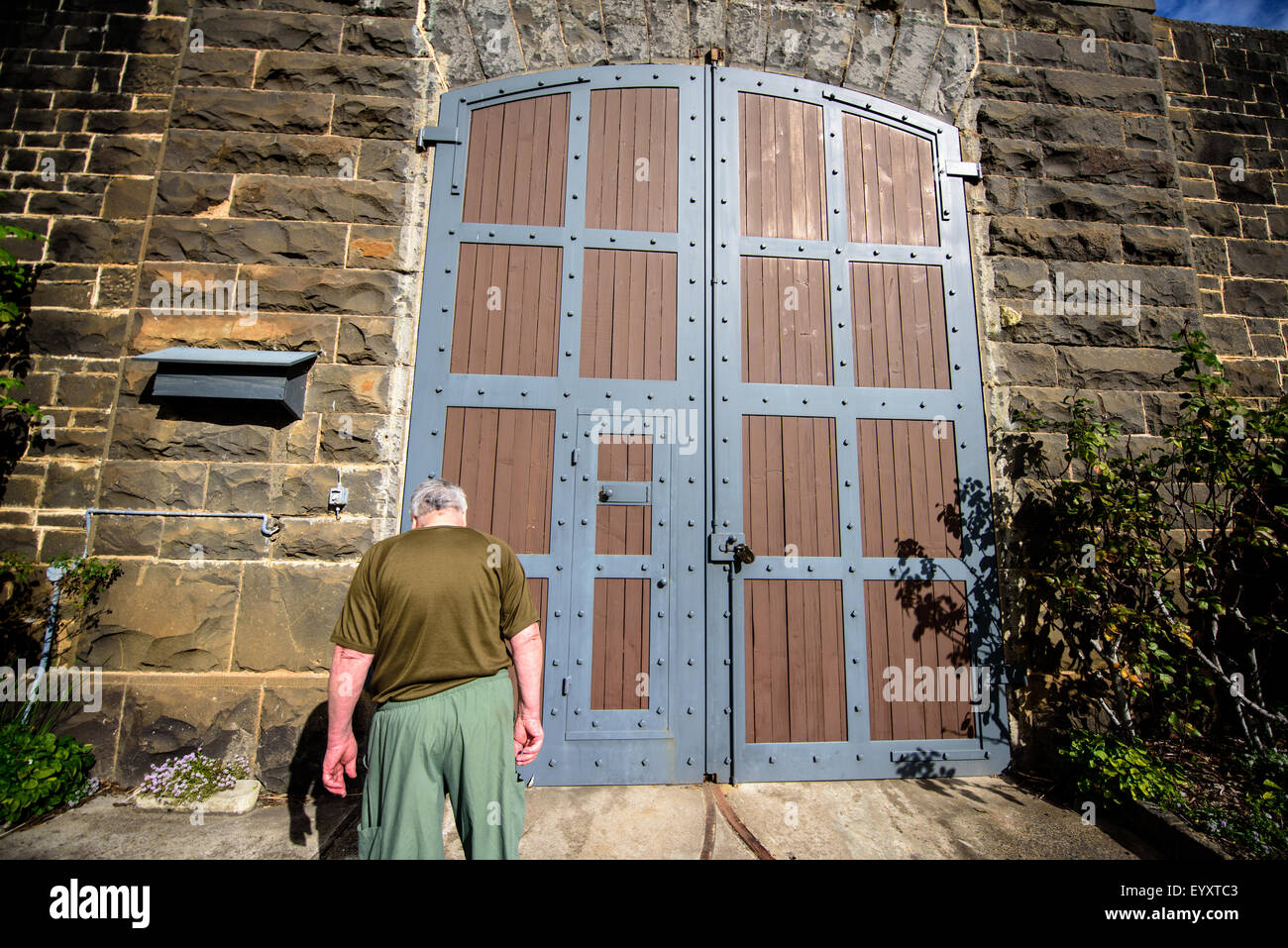 Man prison gates hi-res stock photography and images - Alamy