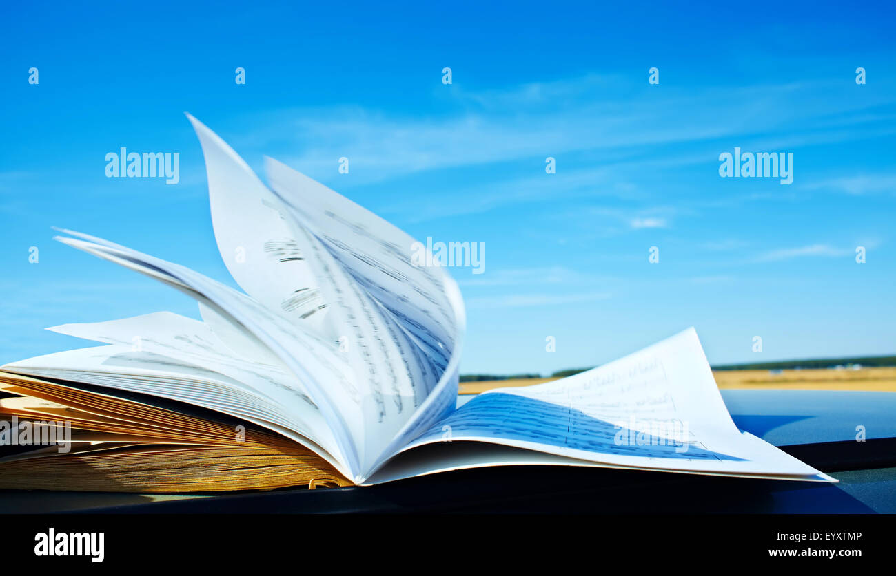 Open music book hi-res stock photography and images - Alamy