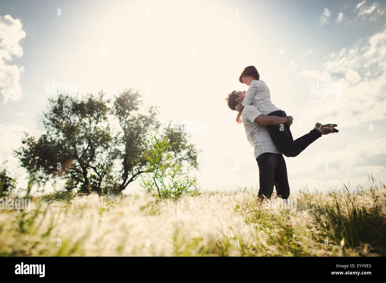 Couple outdoor hi-res stock photography and images - Alamy