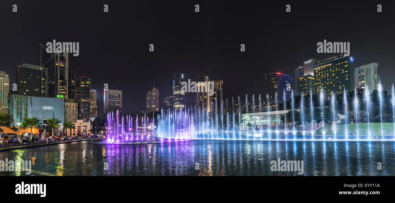 City water features hi-res stock photography and images - Alamy