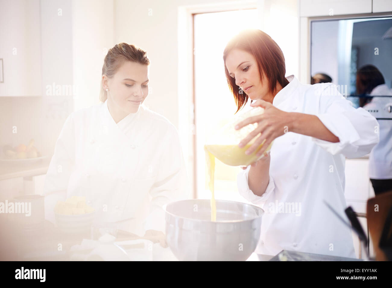 Baking cake cake batter pouring hi-res stock photography and images - Alamy