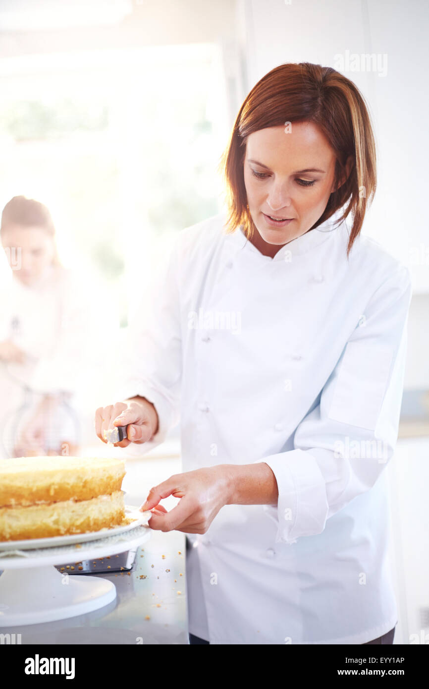 Chef baking cake hi-res stock photography and images - Alamy