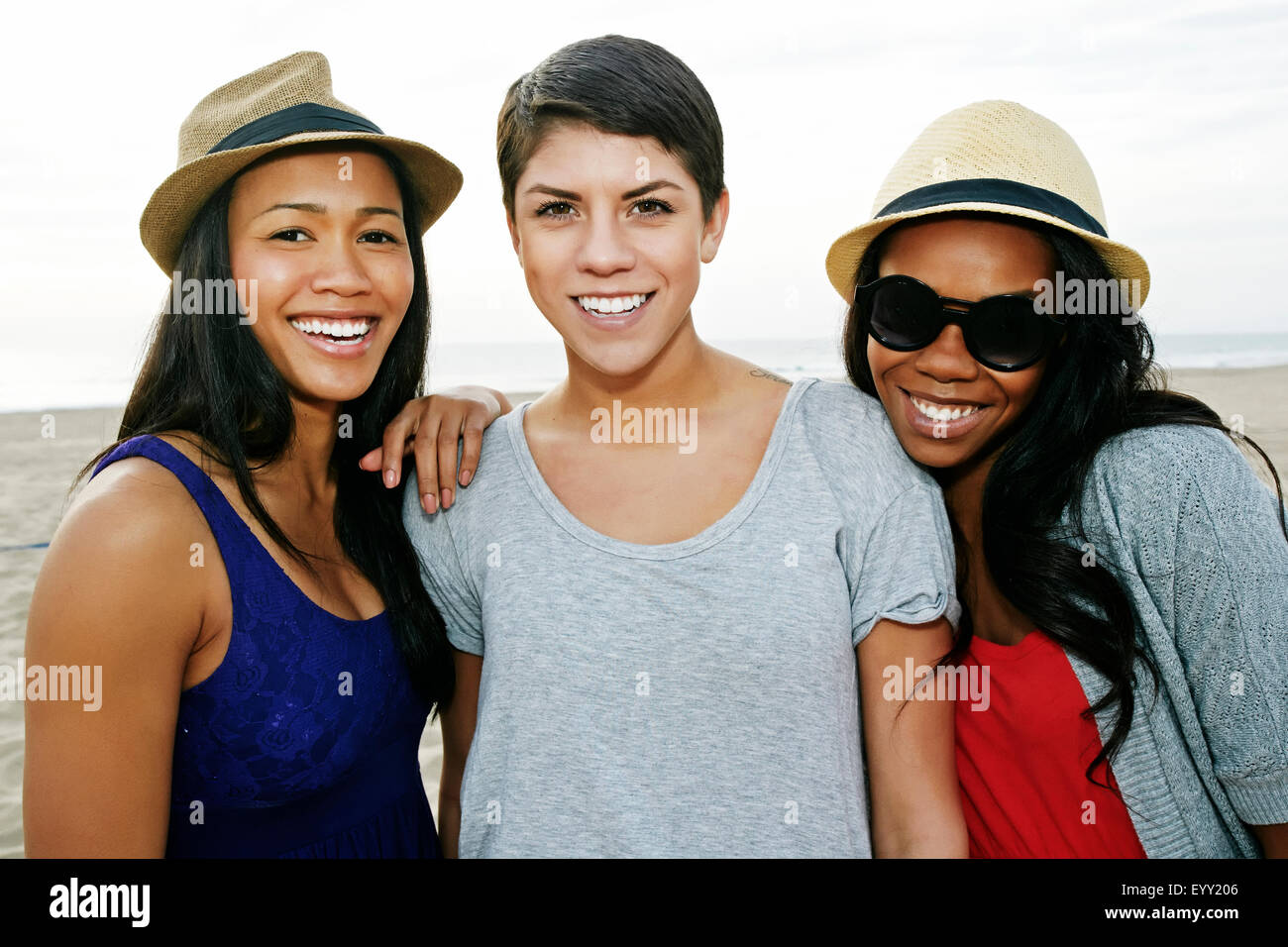 Group black women on beach hi-res stock photography and images - Alamy