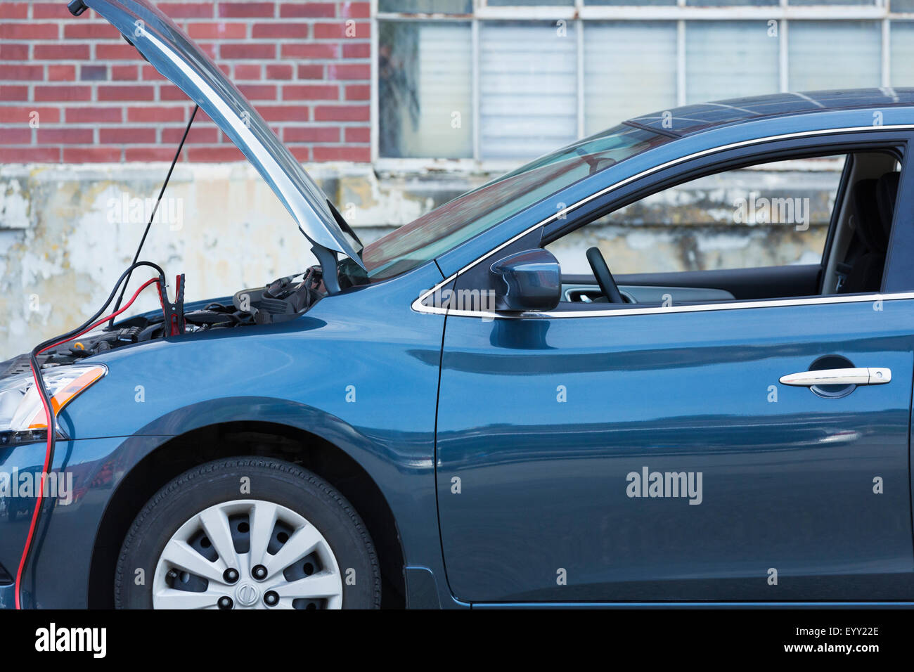 Broken down car hi-res stock photography and images - Alamy