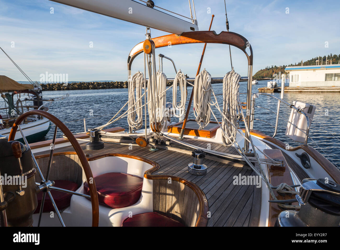 Rope rigging hi-res stock photography and images - Alamy