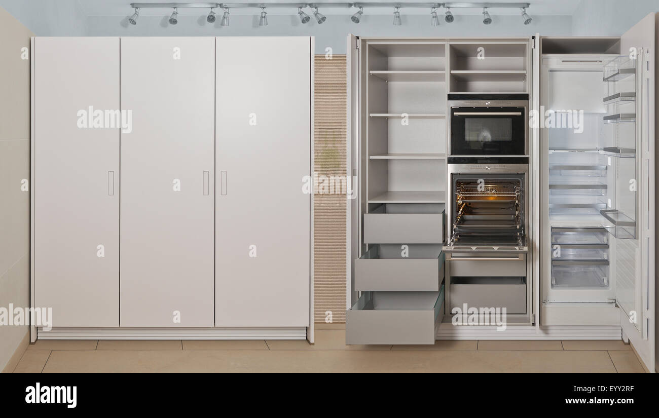 Empty refrigerator hi-res stock photography and images - Alamy