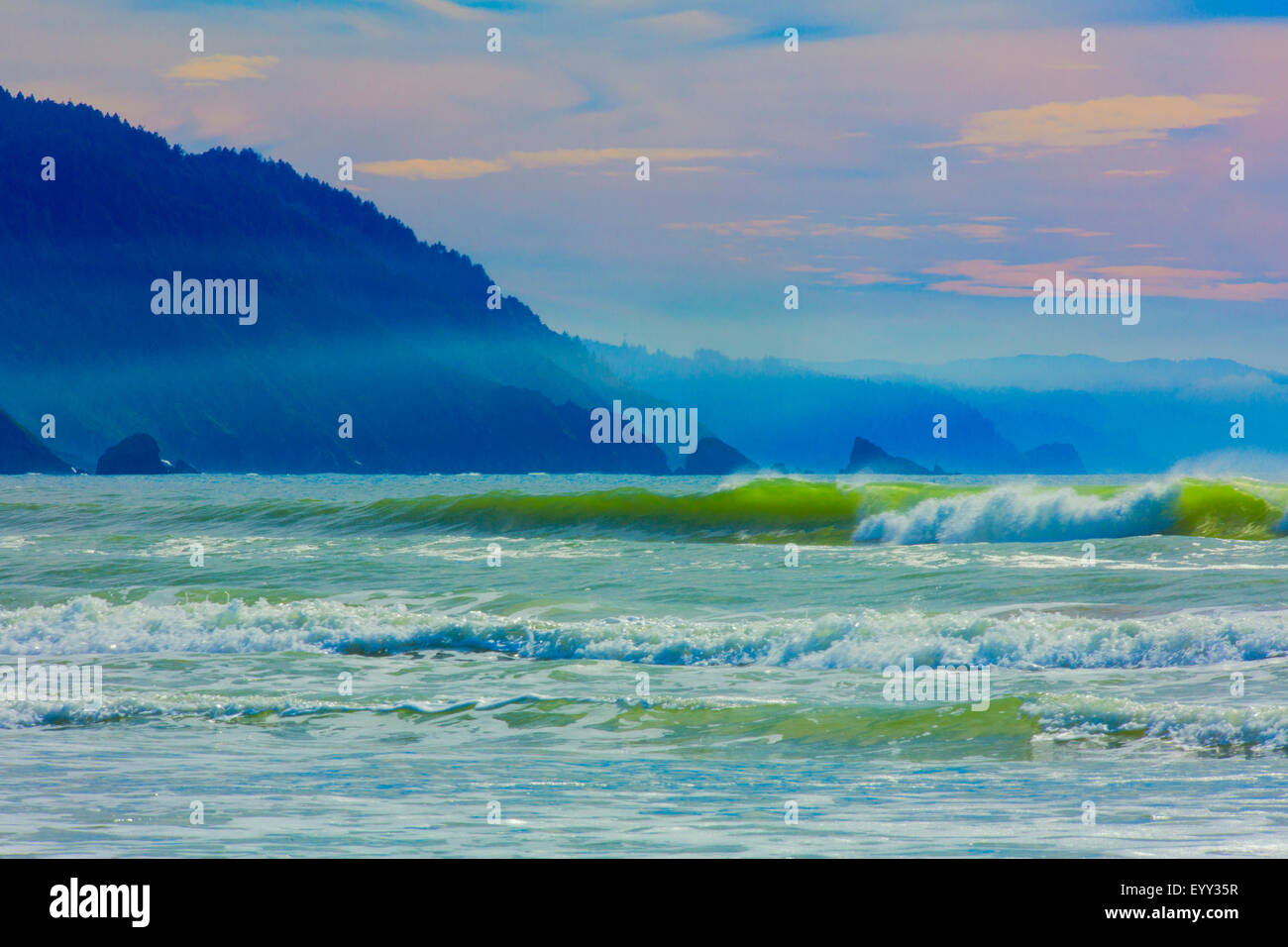 Tide wave green hi-res stock photography and images - Alamy