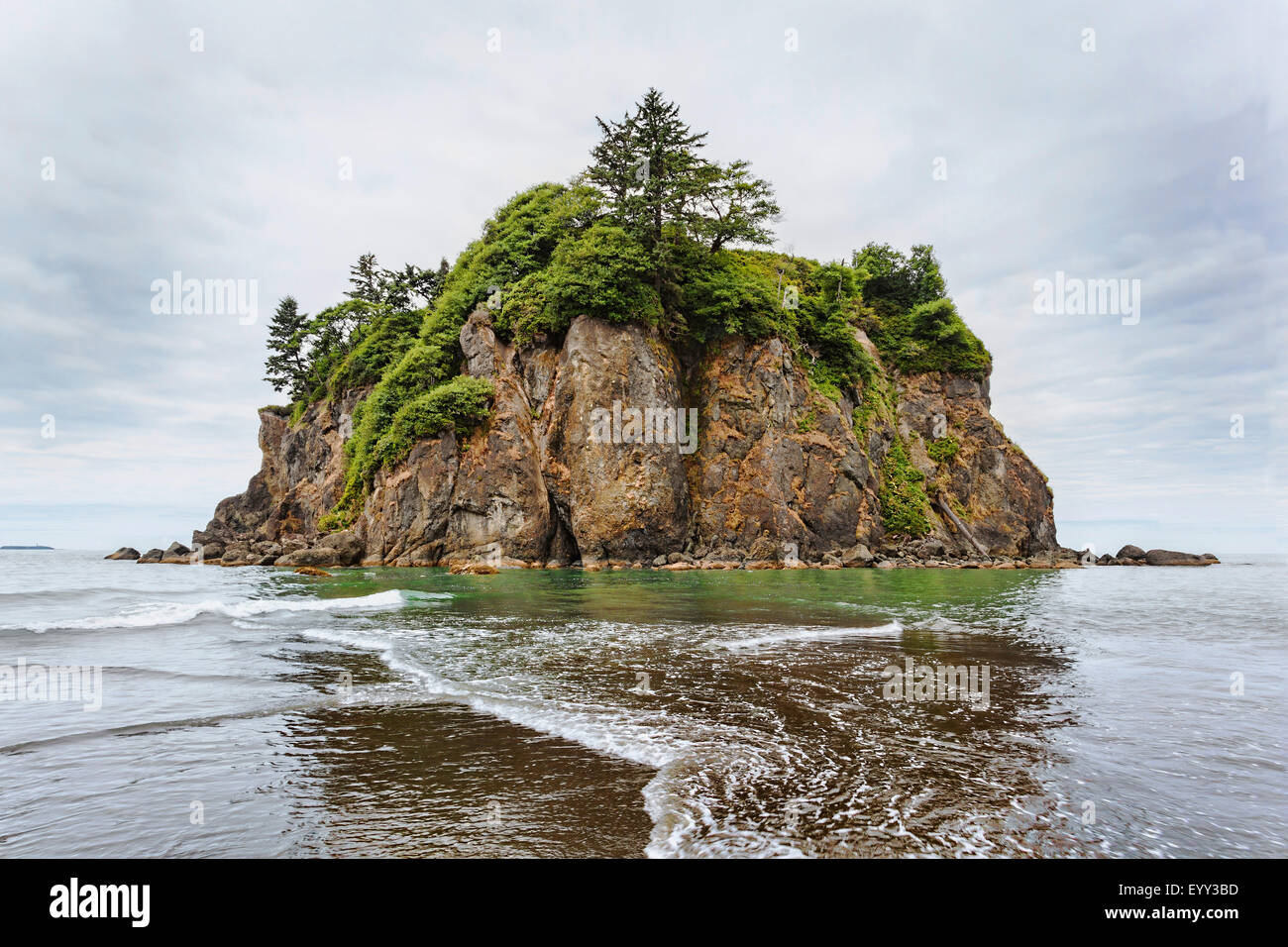 View rock stack on beach hi-res stock photography and images - Alamy