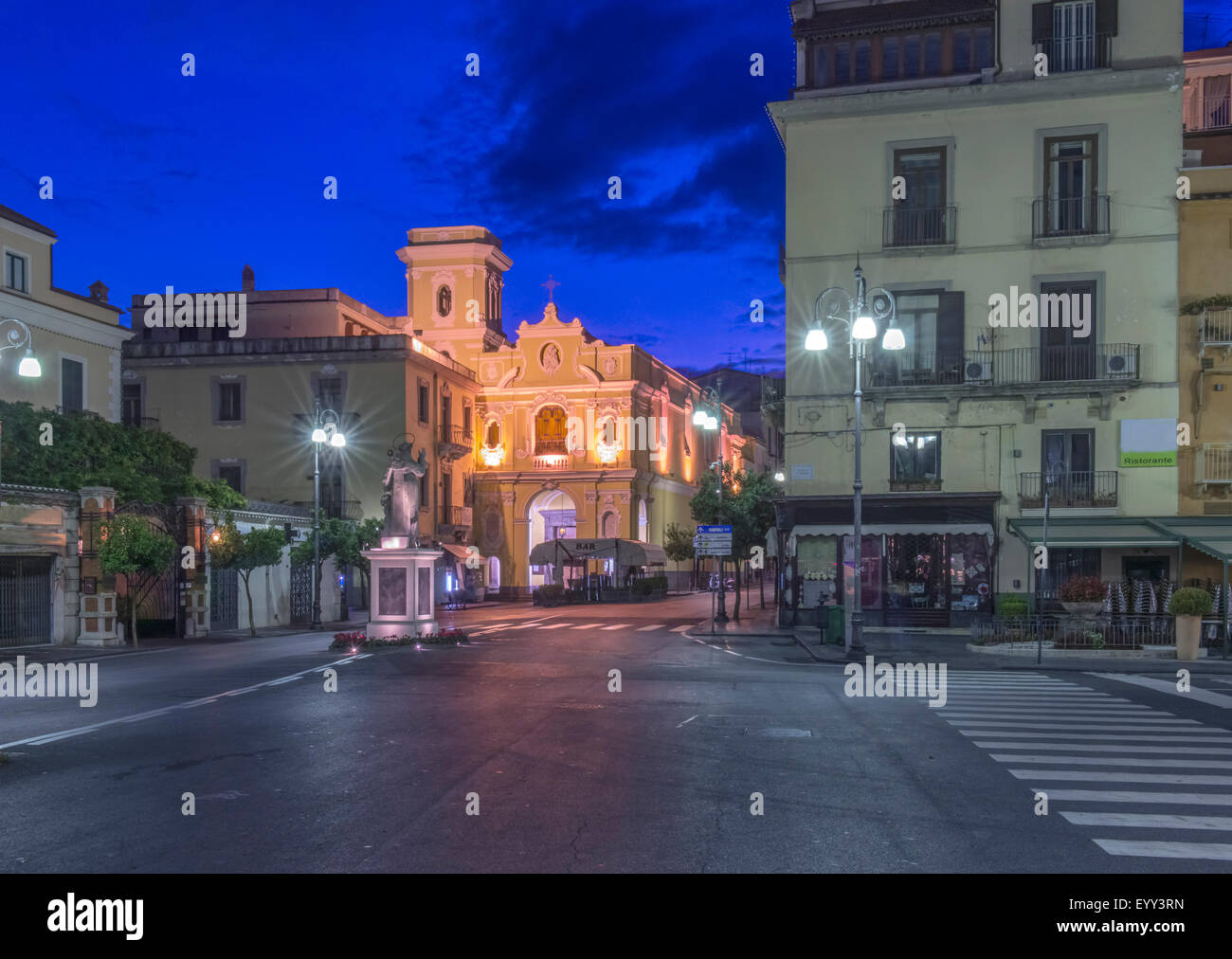 Piazza tasso sorrento hi-res stock photography and images - Alamy